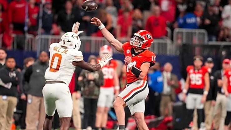 georgia bulldogs football vs texas longhorns football match player ...